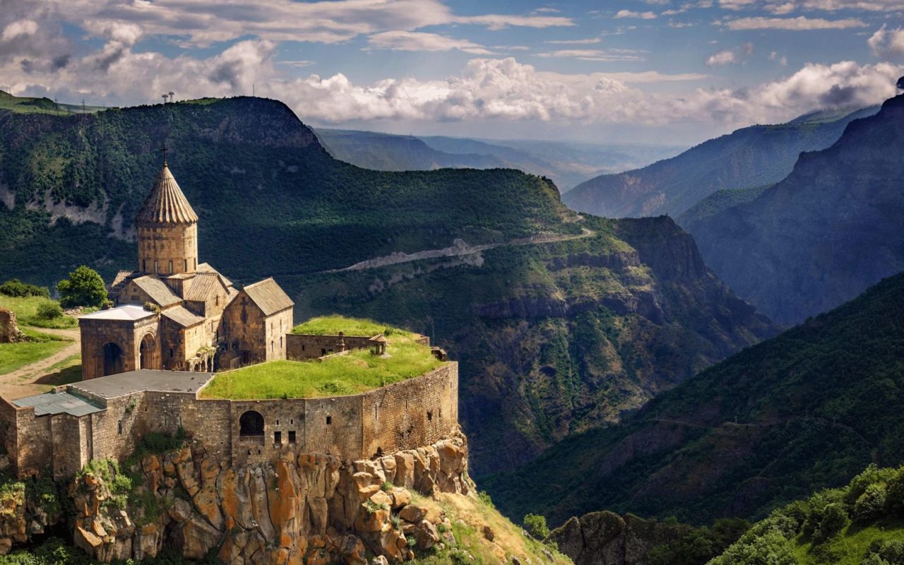 Vacanta in Armenia (Erevan), doar 125 euro! (zbor + hotel) • Aventurescu